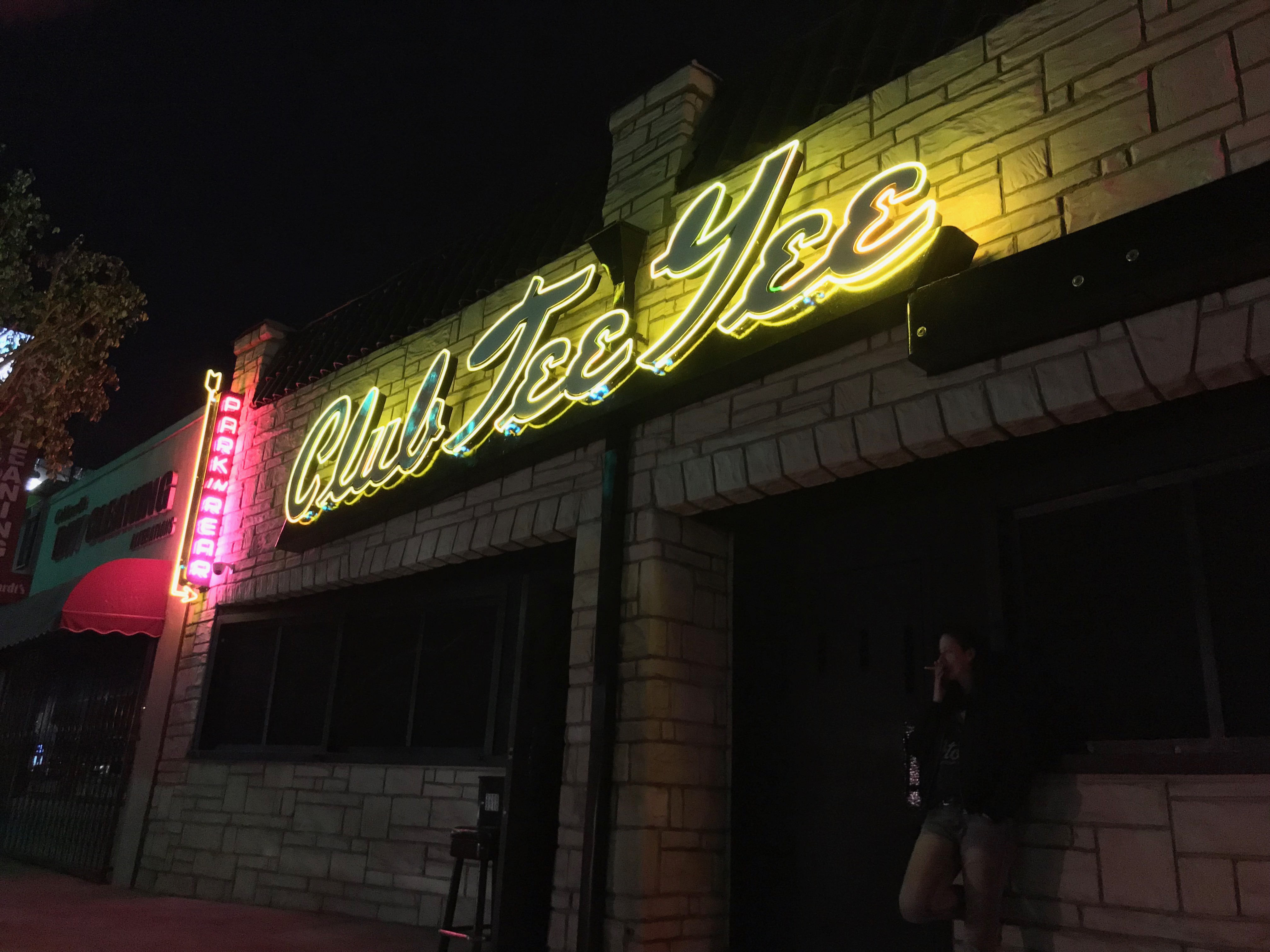 Swinging Doors — Club Tee Gee – Eric Brightwell